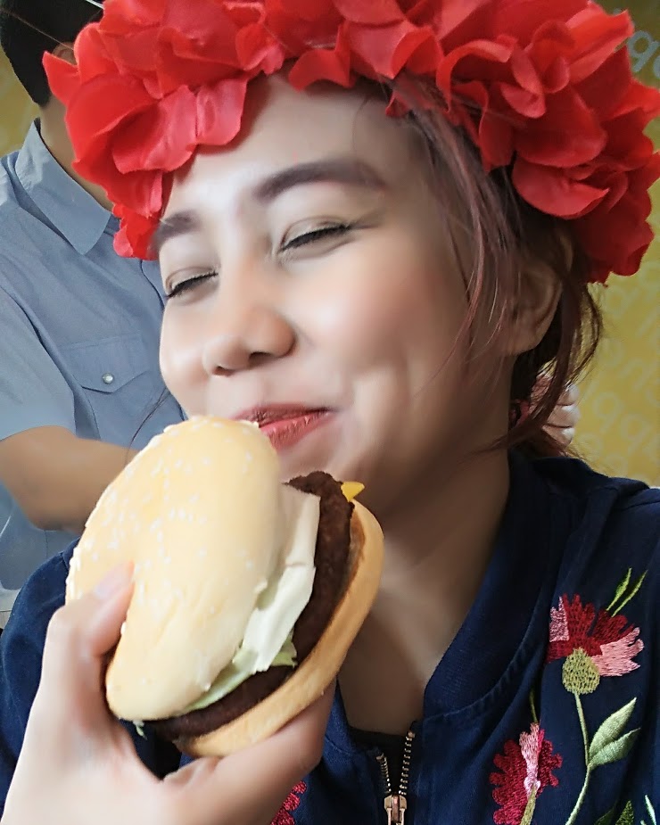 jollibee amazing aloha yumburger - Chasingcuriousalice