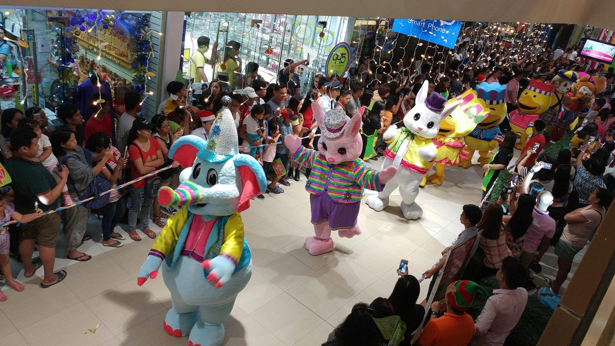 100 Reasons to Celebrate Christmas at SM South Luzon – Chasingcuriousalice
